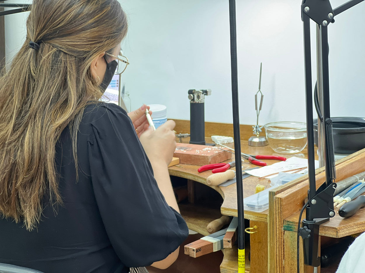 Rent A Bench – Metals & Gems Jewelry Studio