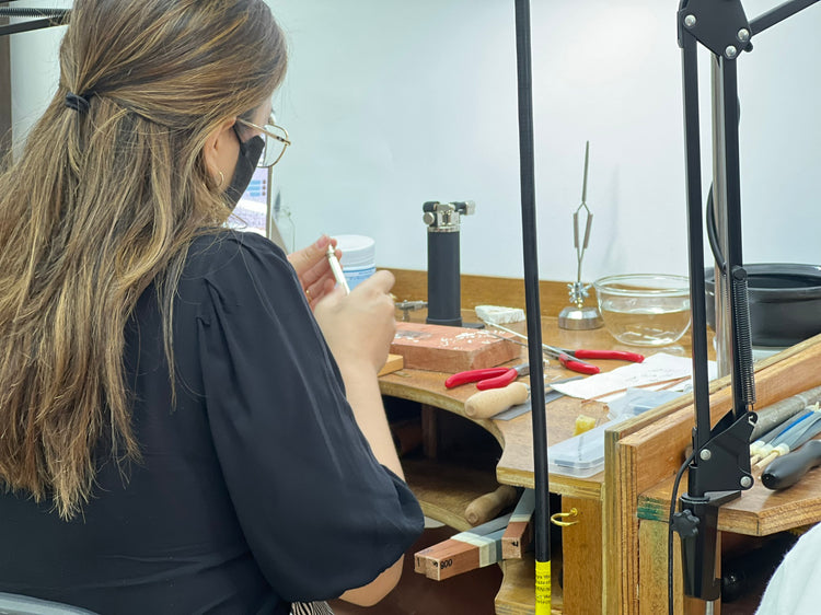 Rent A Bench – Metals & Gems Jewelry Studio